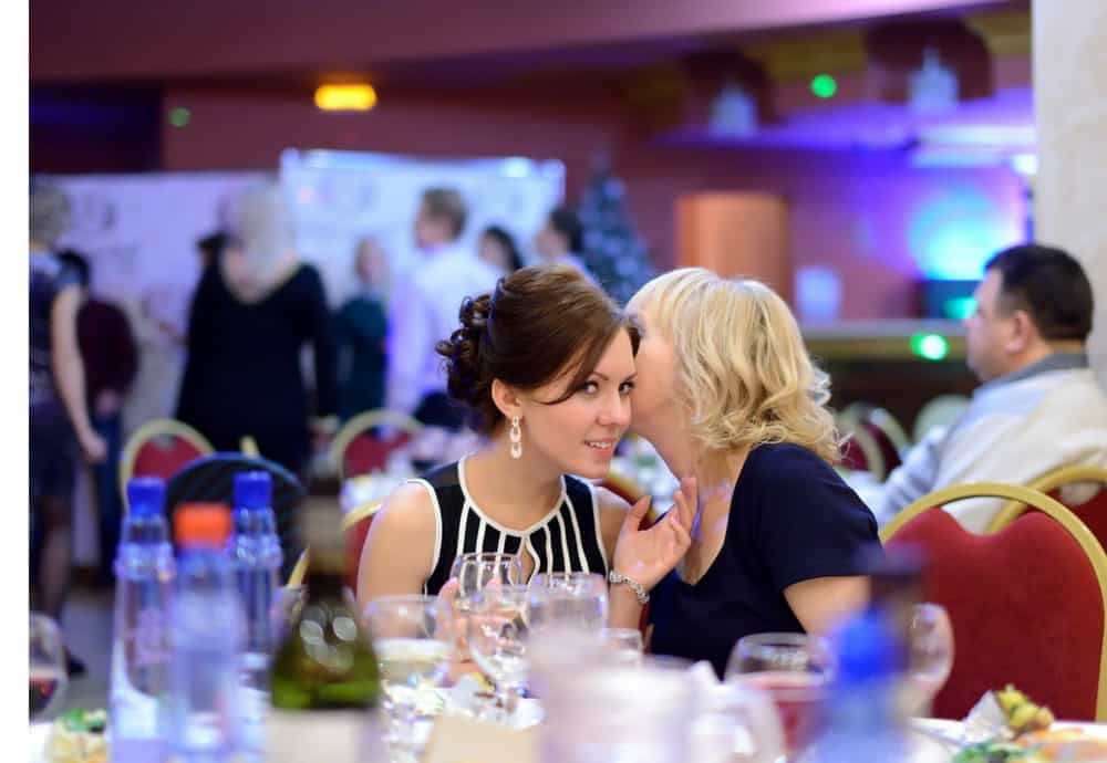 40 Brilliant Class Reunion Ideas (Location, Decoration & Food Tips)