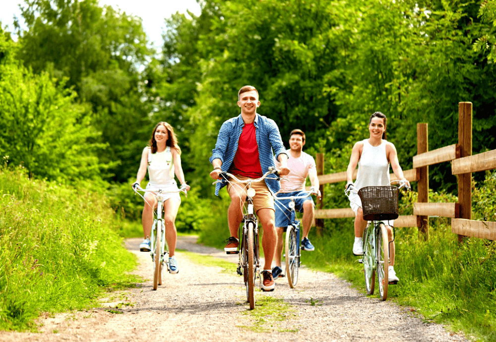 29 Fun Things To Do with Friends (at Home & Outside) - IcebreakerIdeas