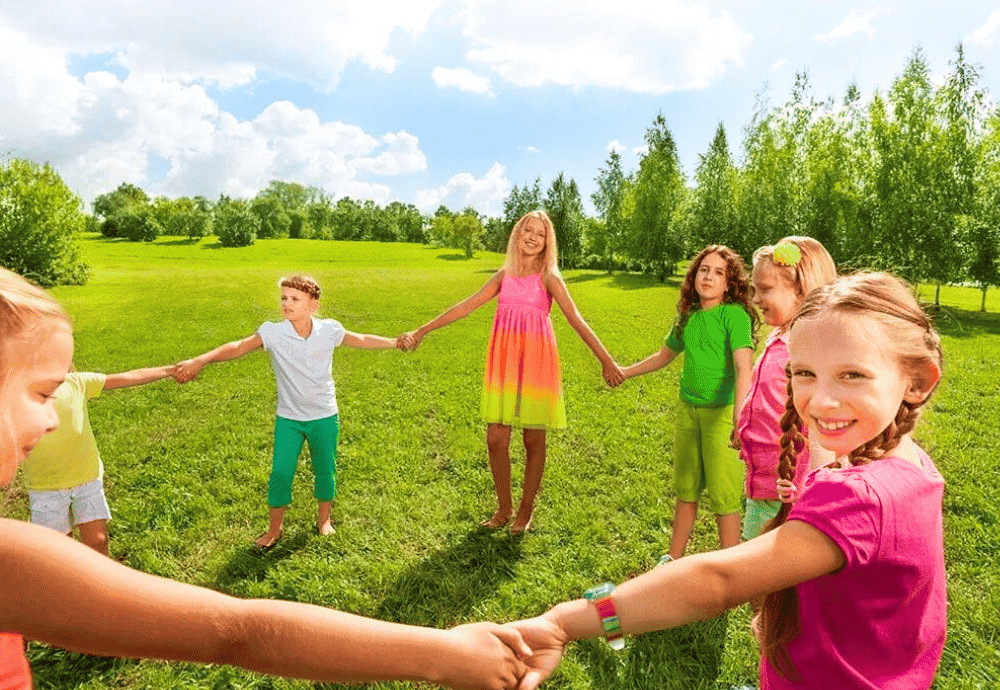 6 Super Fun Hot Potato Games (Rules & Variations) - IcebreakerIdeas